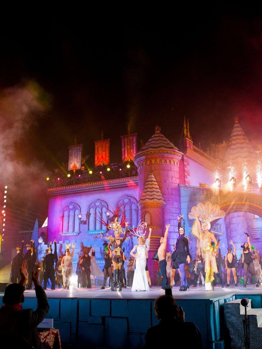 Yumbo Centrum; el único centro comercial LGTBI del mundo está en Gran ...